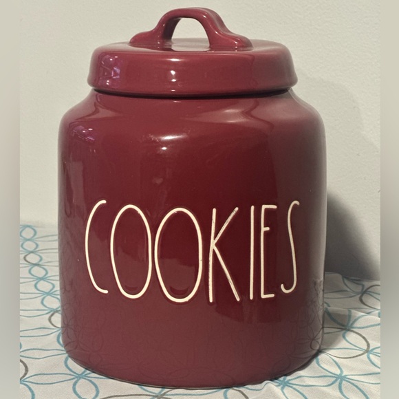 Rae Dunn Cookie Jarnull